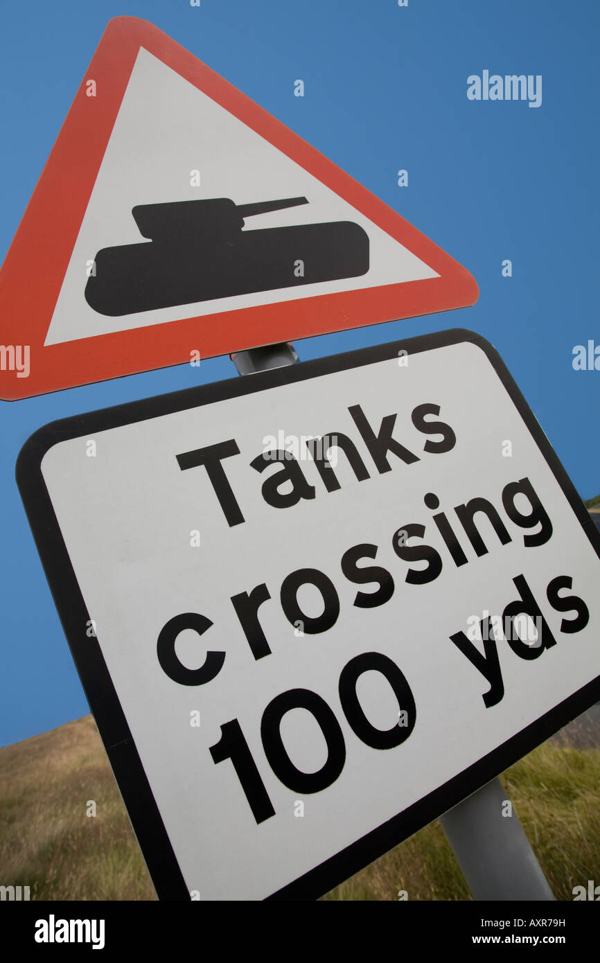 Tank crossing hi-res stock photography and images - Alamy