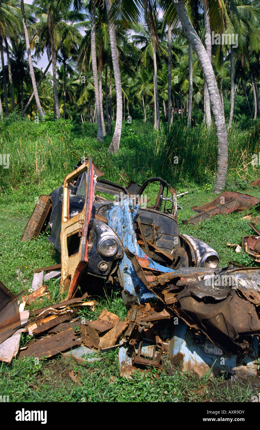 Sri Lanka Unawatuna scrap Morris Minor Stock Photo - Alamy