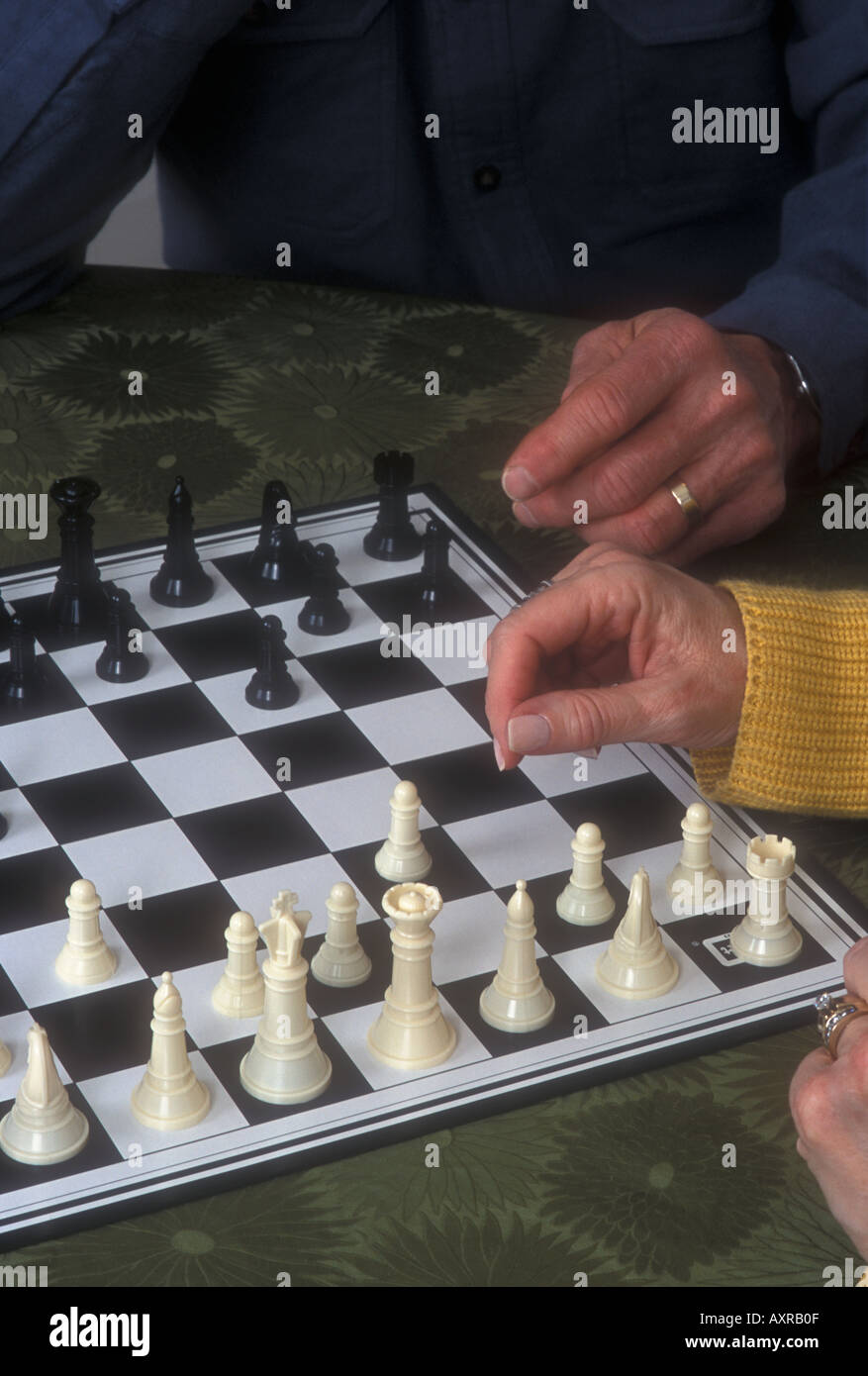 Beginning a chess match hi-res stock photography and images - Alamy