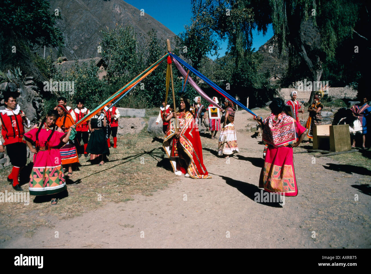 Peru indian dance hi-res stock photography and images - Alamy