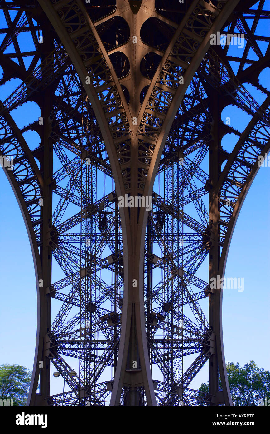 Base tower hi-res stock photography and images - Alamy