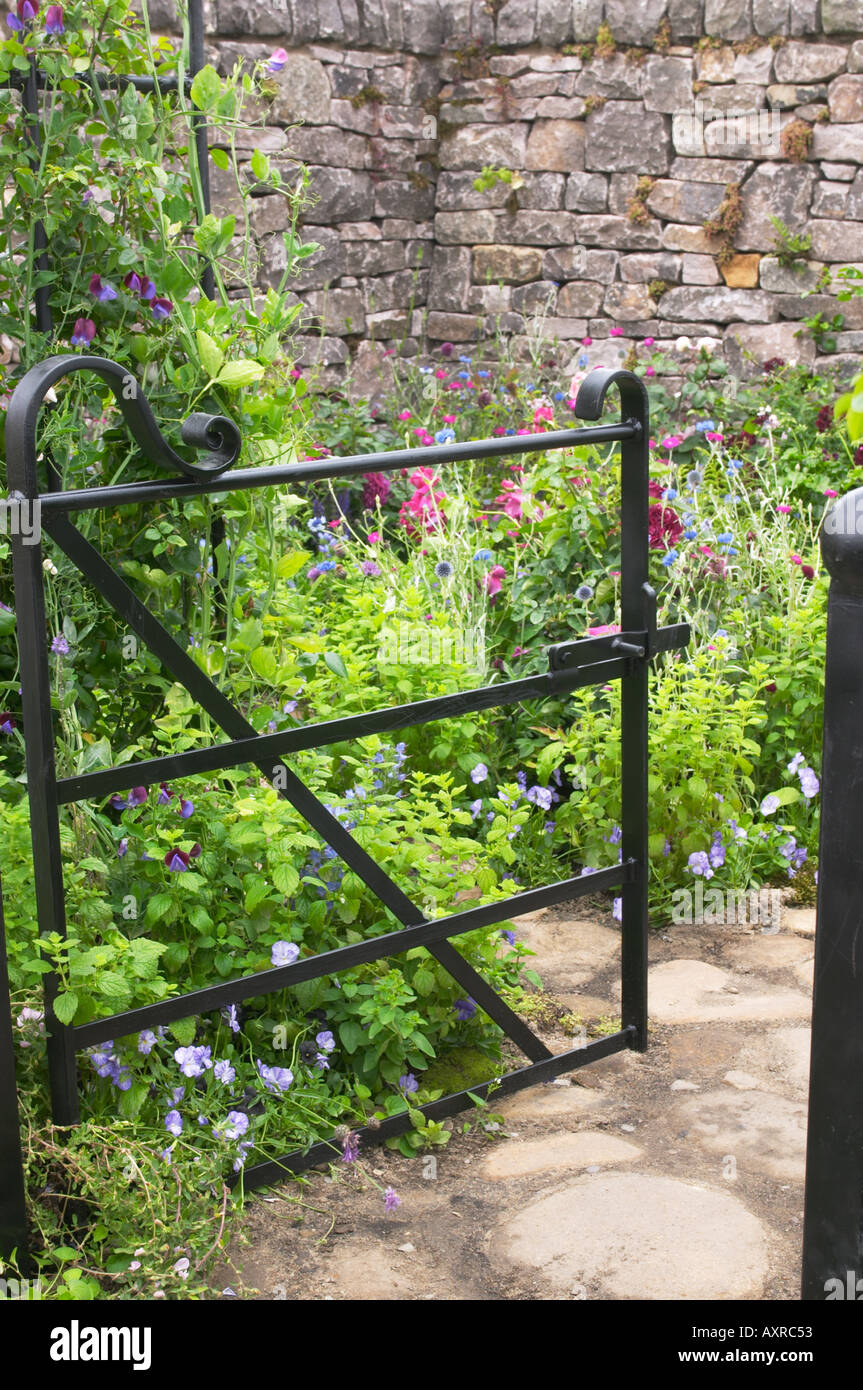 Black metal hi-res stock photography and images - Alamy