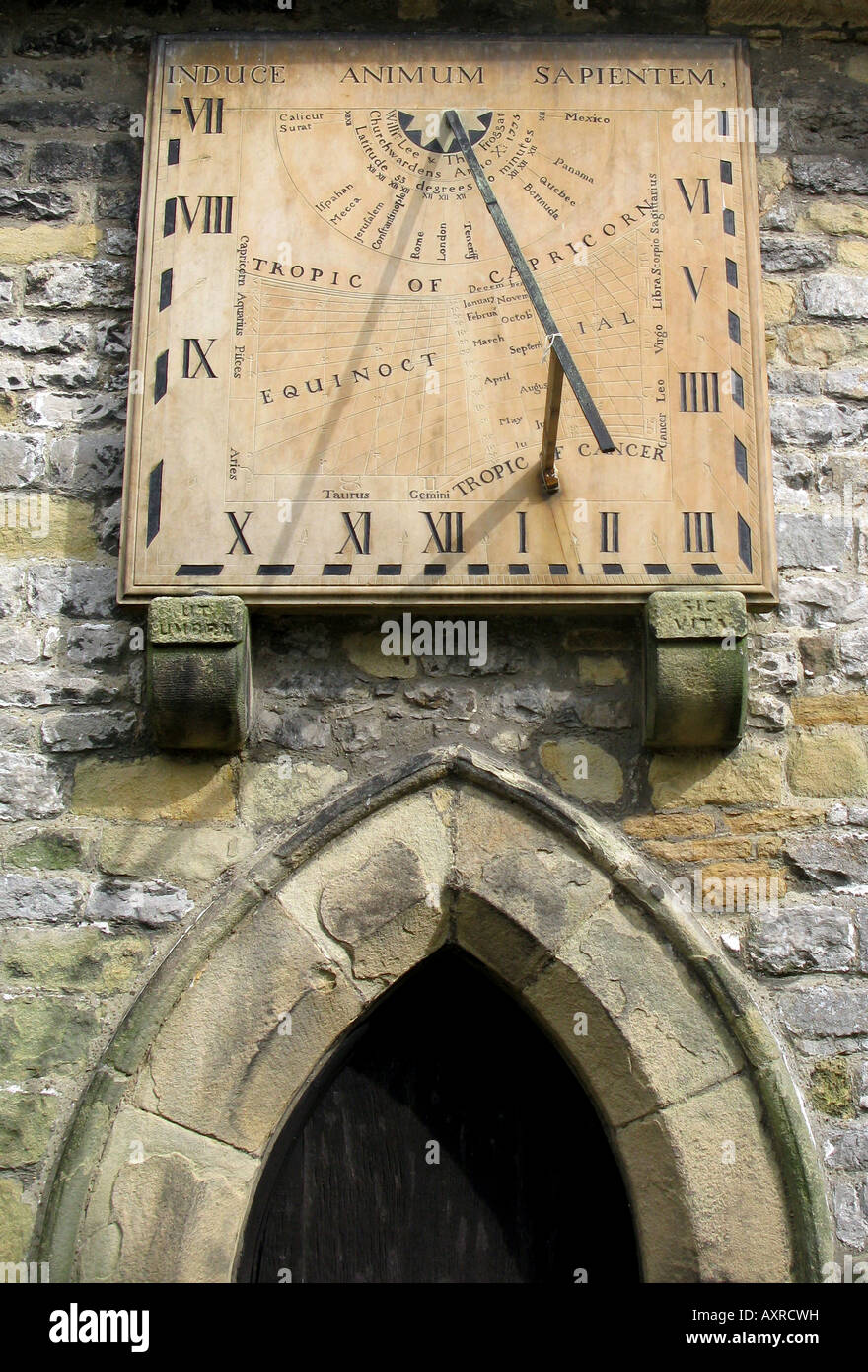 Priests door hi-res stock photography and images - Alamy