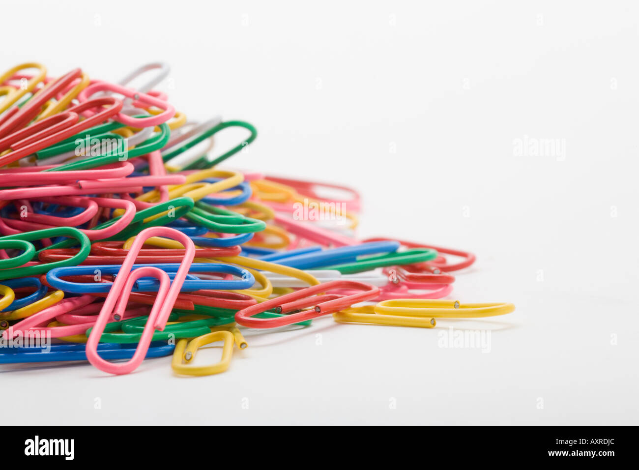 Coloured paper clips Stock Photo - Alamy