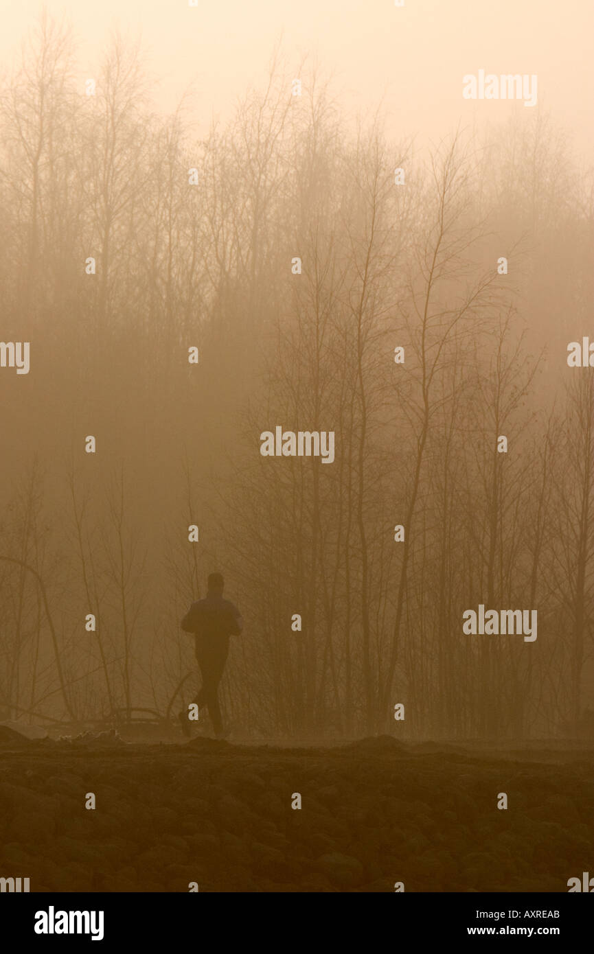 Outline figure blurred fog hi-res stock photography and images - Alamy
