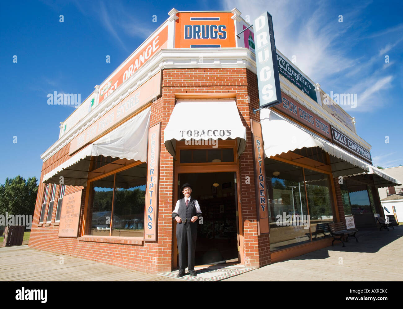 19th century drug store hi-res stock photography and images - Alamy