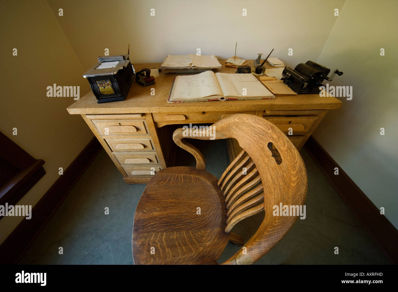 Old fashioned office Stock Photo - Alamy
