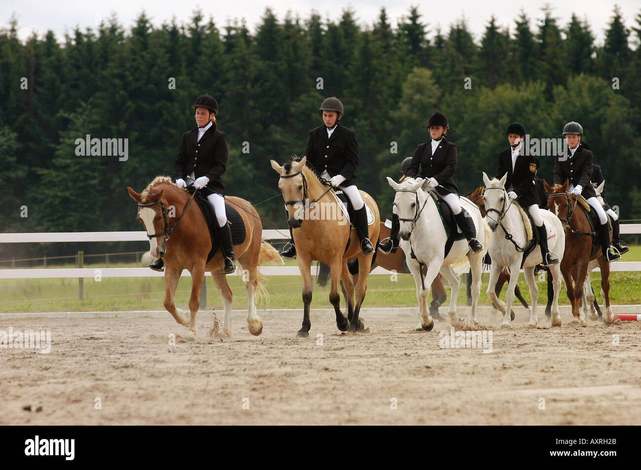 Five horse riders hi-res stock photography and images - Alamy