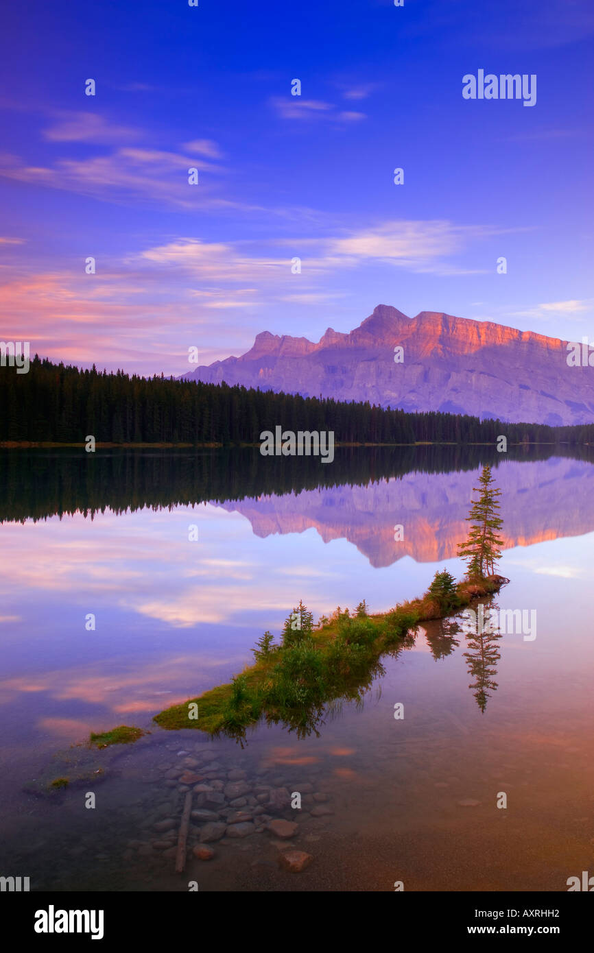 Mount Rundle, Alberta, Canada Stock Photo - Alamy