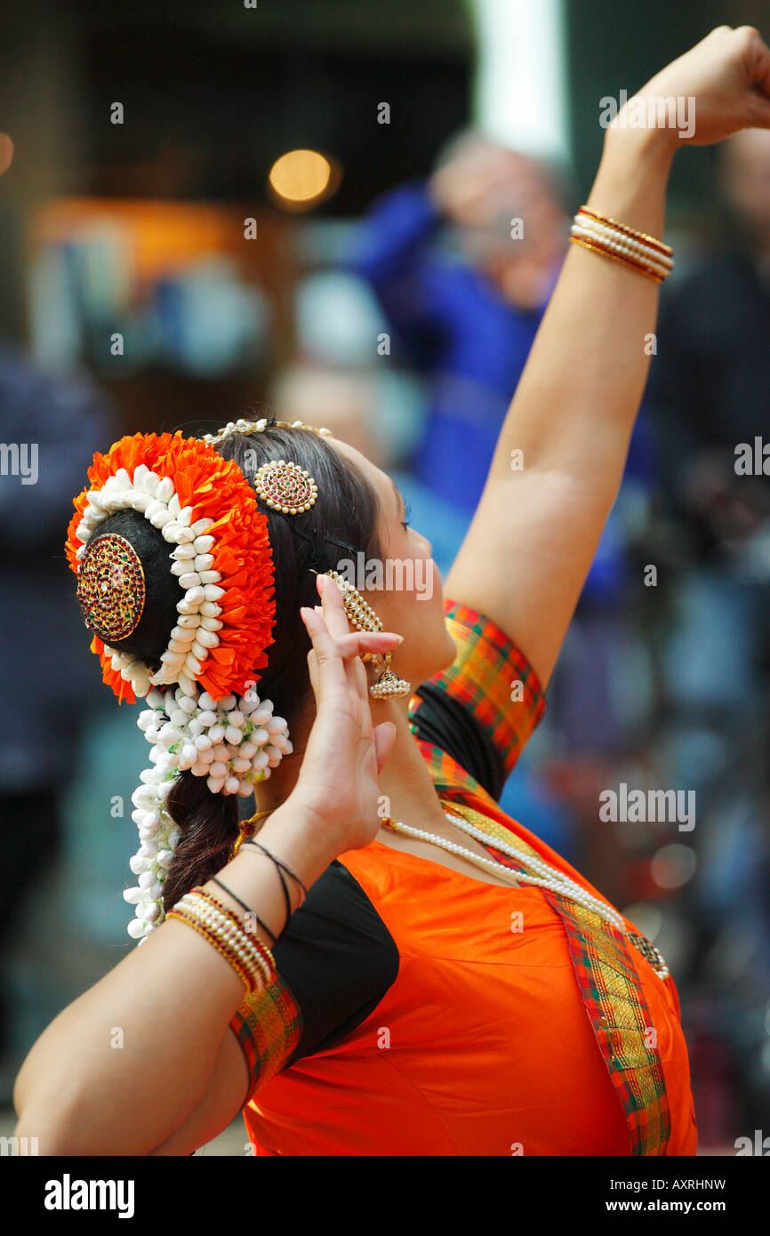Classical East Indian dancer Stock Photo - Alamy