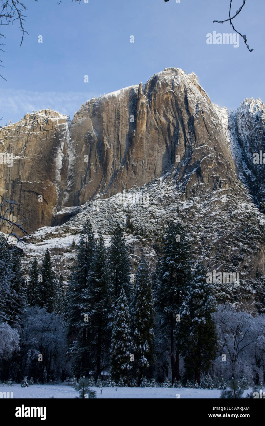Yosemite Falls and Yosemite Point USA Stock Photo - Alamy