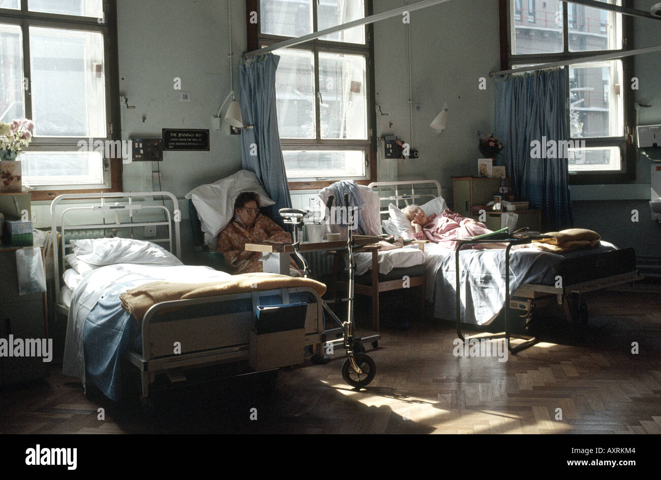 Hospital ward britain hi-res stock photography and images - Alamy