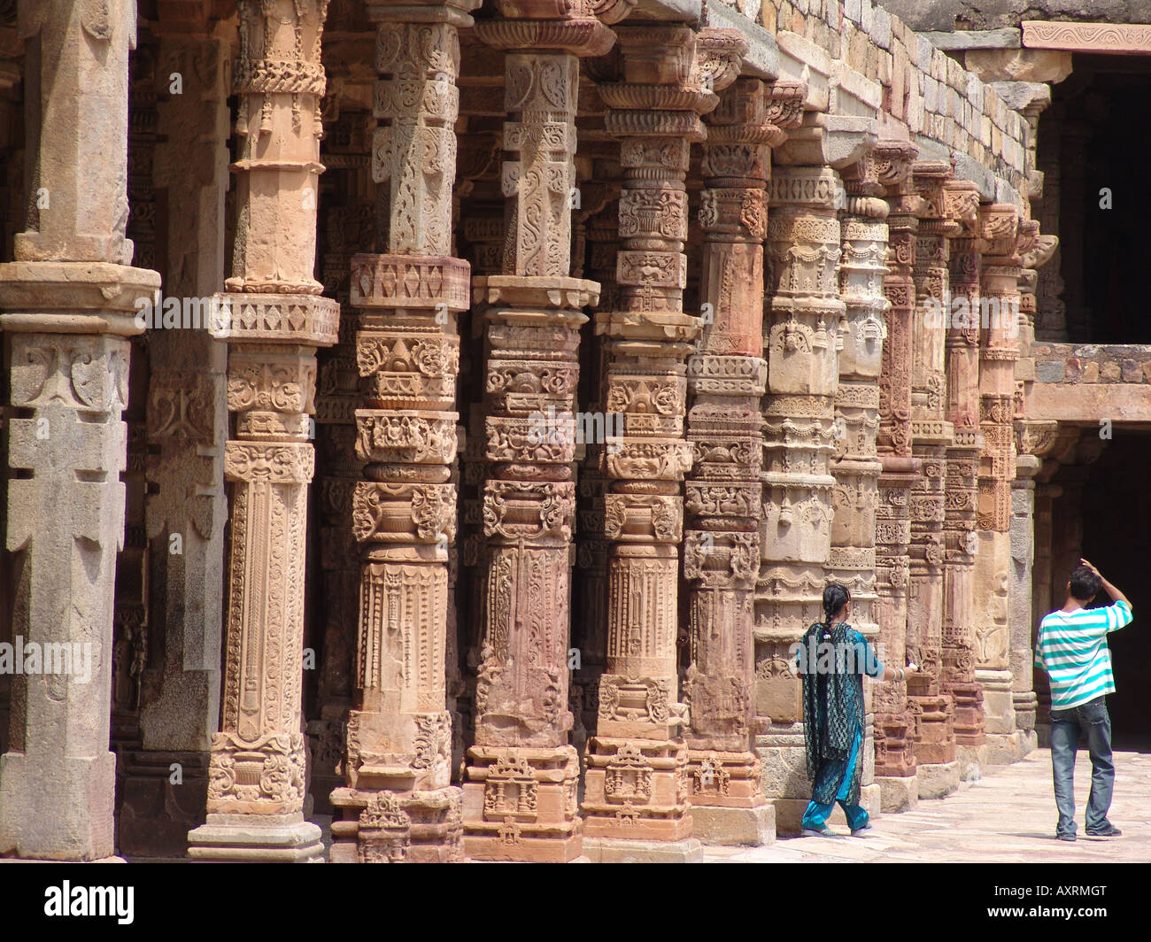 Pillars, Qutab Minar complex, New Delhi Stock Photo - Alamy