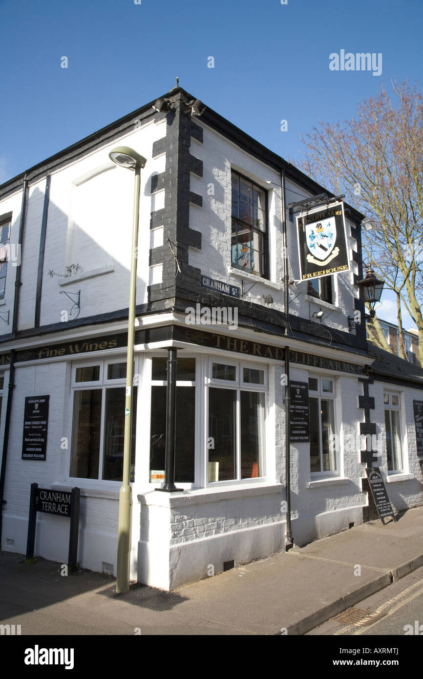 Cranham pub hi-res stock photography and images - Alamy