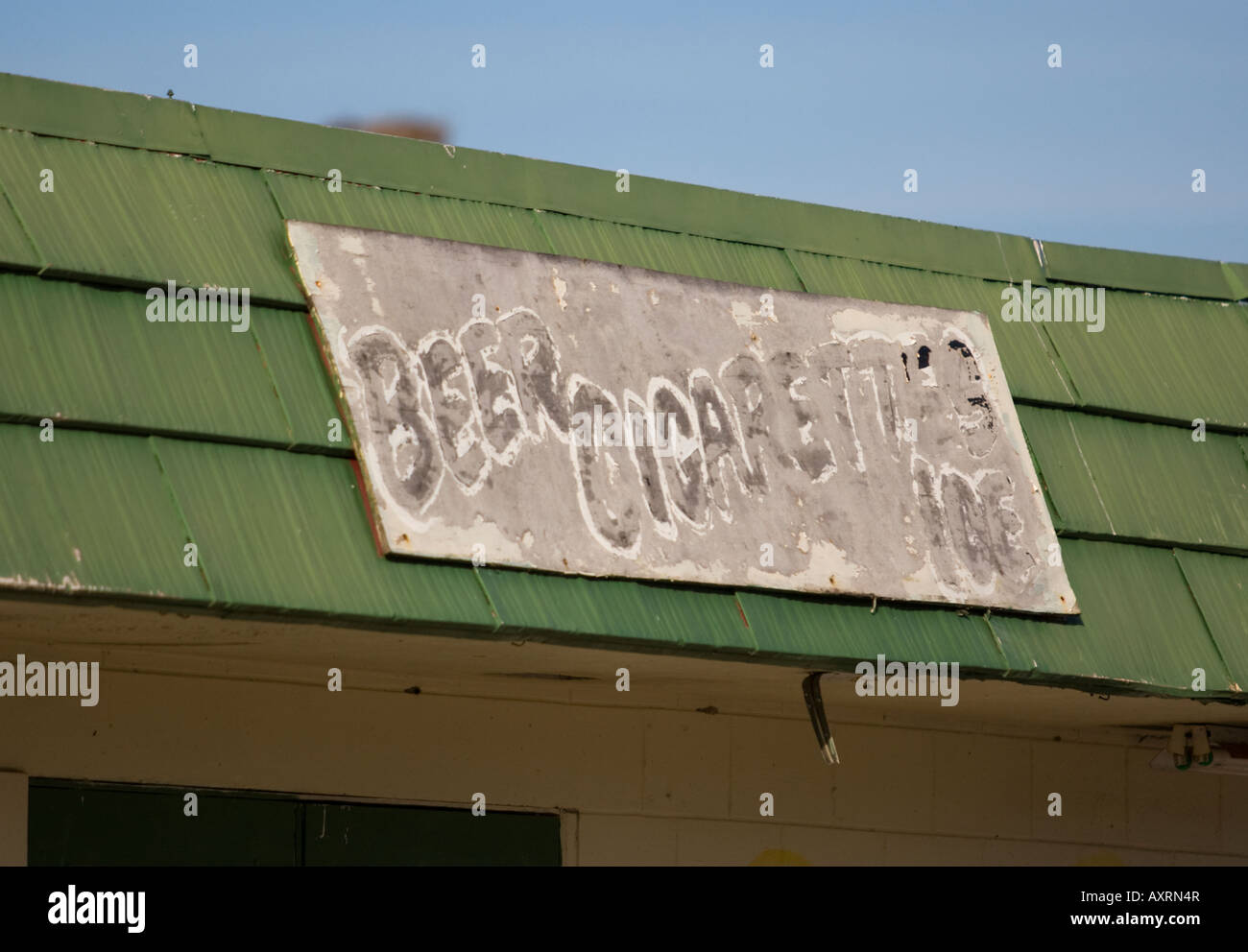 Old store sign hi-res stock photography and images - Alamy