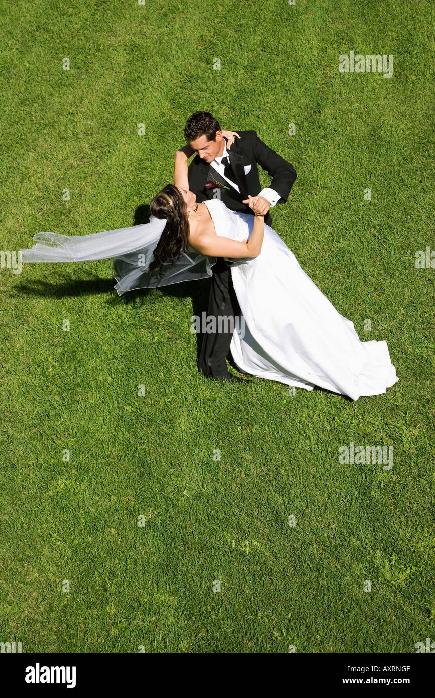 Wedding couple dancing Stock Photo - Alamy