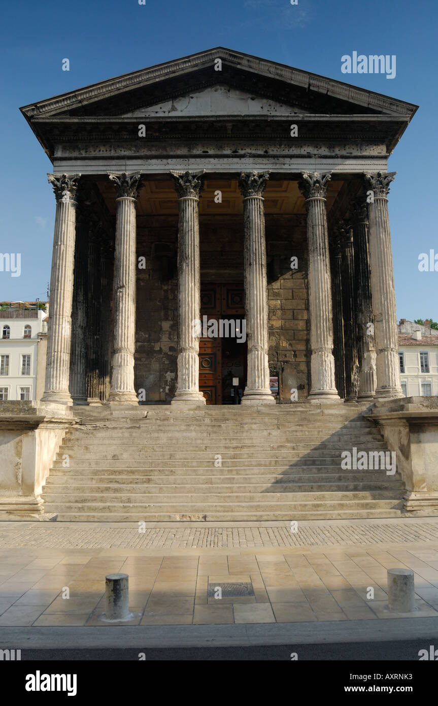 The Square House in Nimes, France Stock Photo - Alamy