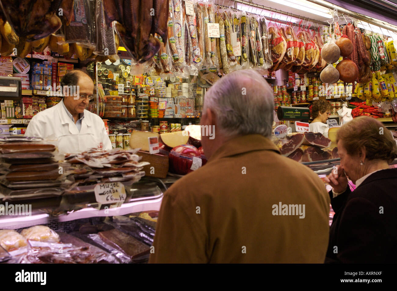 Spanish tradtional hi-res stock photography and images - Alamy