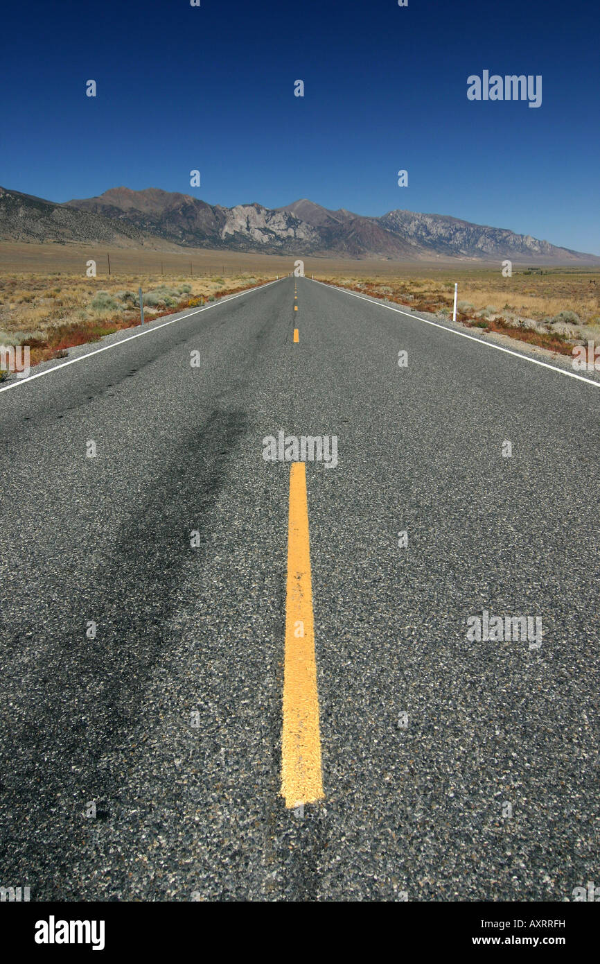 Road headed into the mountains in central Nevada, USA Stock Photo - Alamy