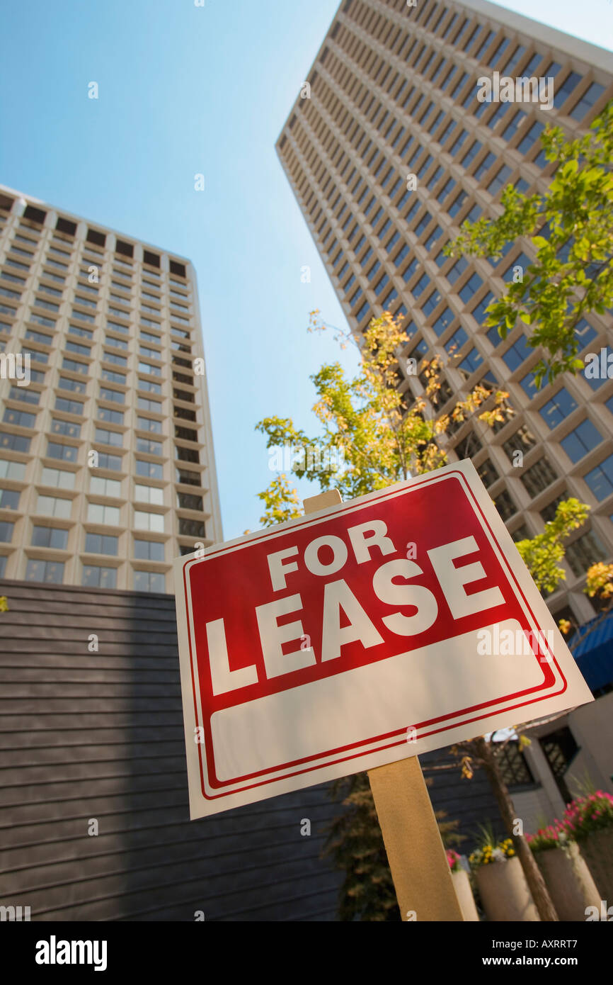 For Lease sign Stock Photo - Alamy