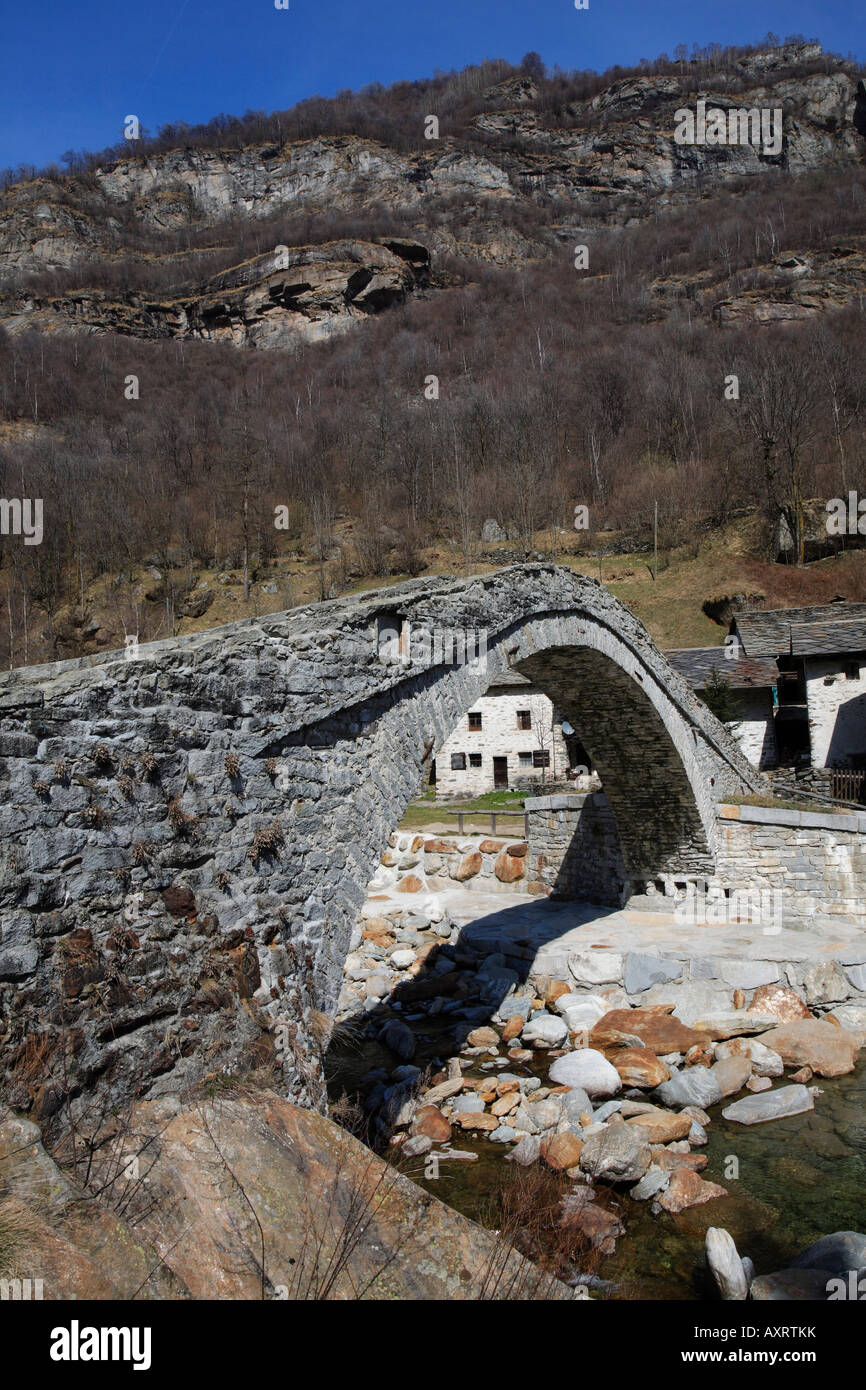 Old Roman Bridge, Fondo Canavese, Turin, Italy Stock Photo - Alamy