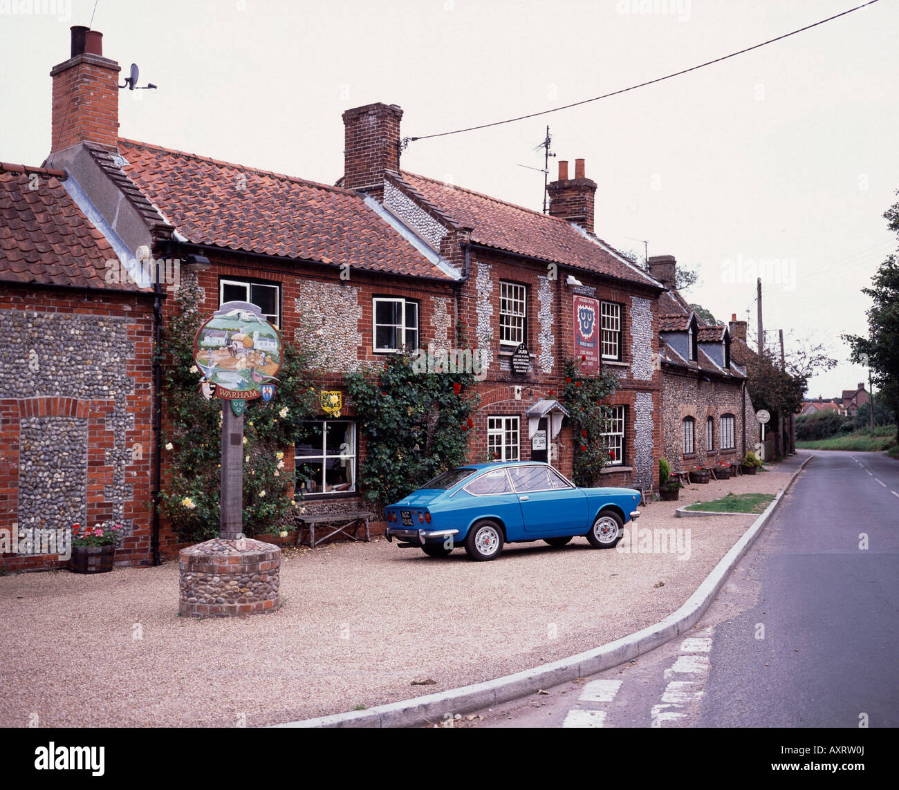 The Three Horseshoes pub in Warham, Norfolk UK Stock Photo - Alamy