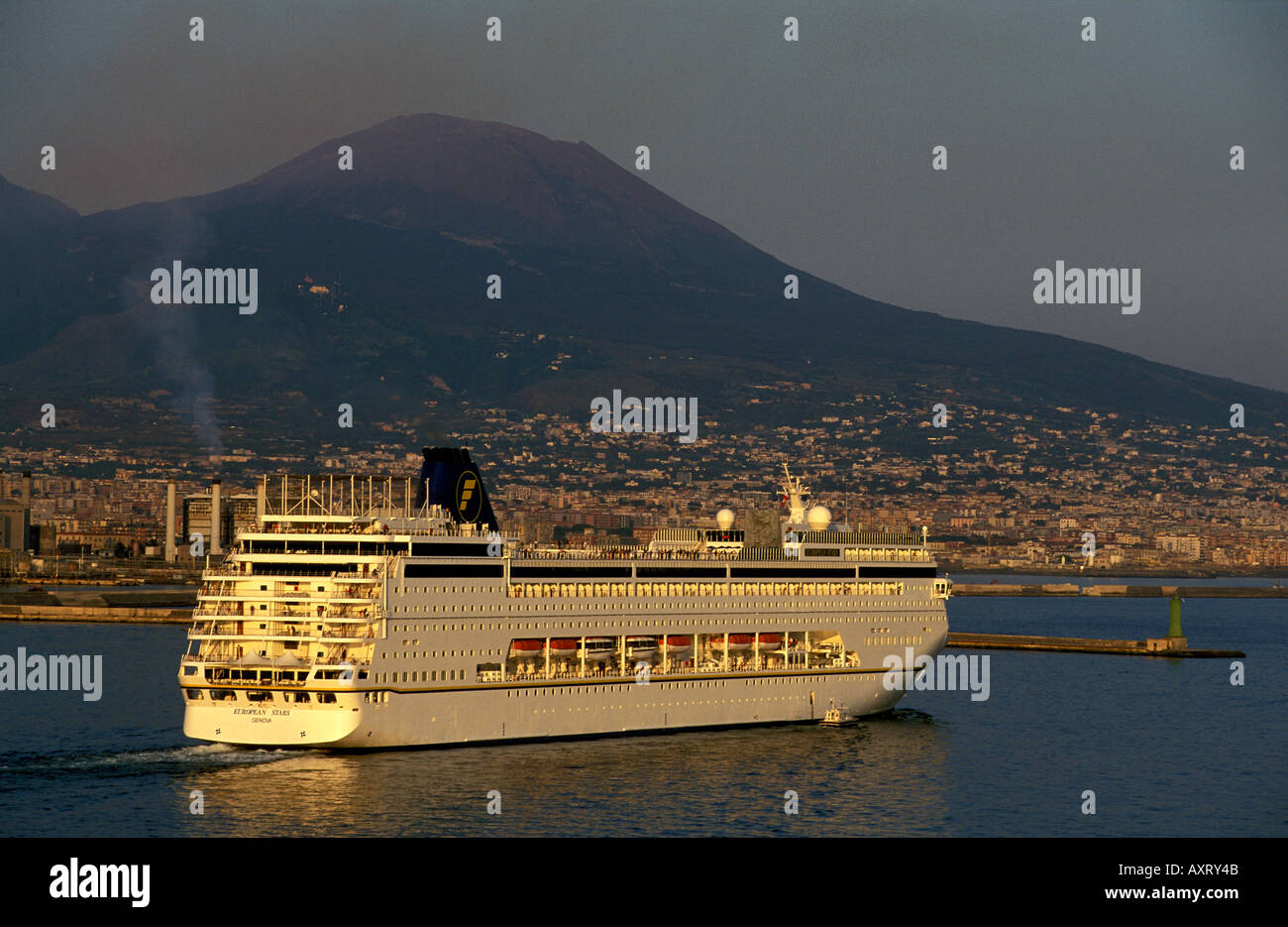 With mount vesuvius hi-res stock photography and images - Alamy