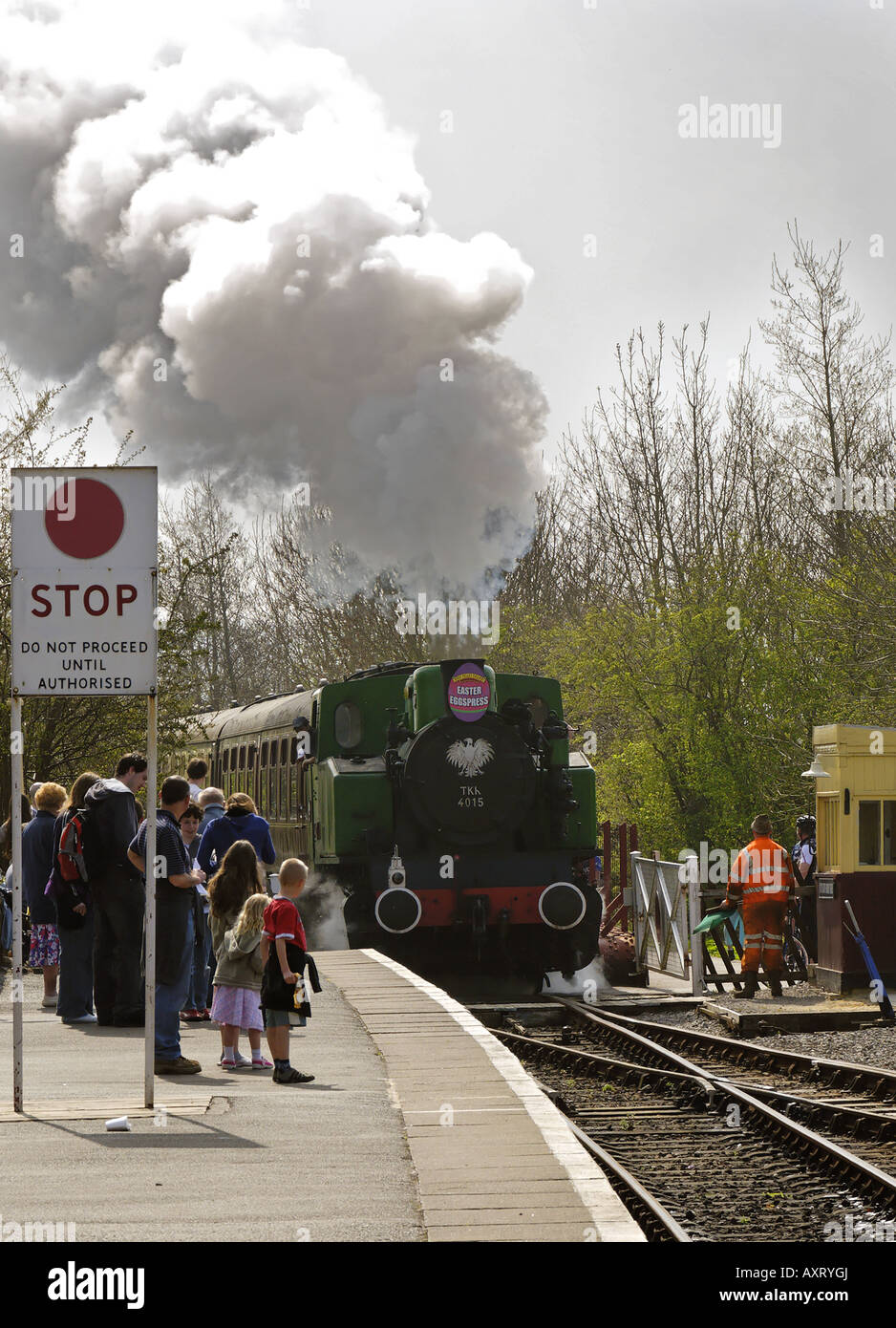 Steam Train 'Karel' arriving at Bitton Station, Avon Valley Steam ...