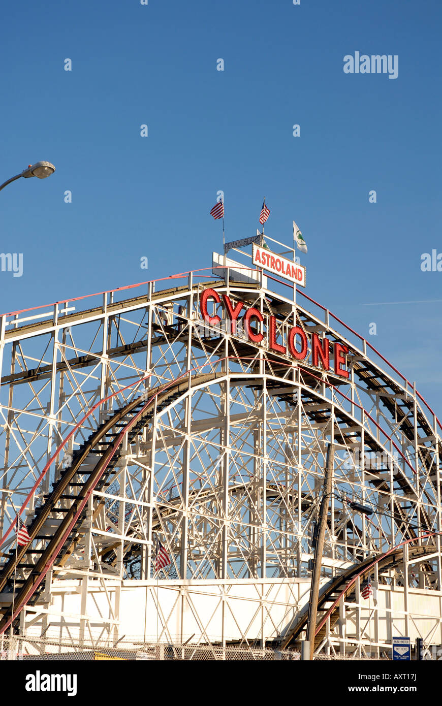 Cyclone roller coaster coney island hi-res stock photography and images ...
