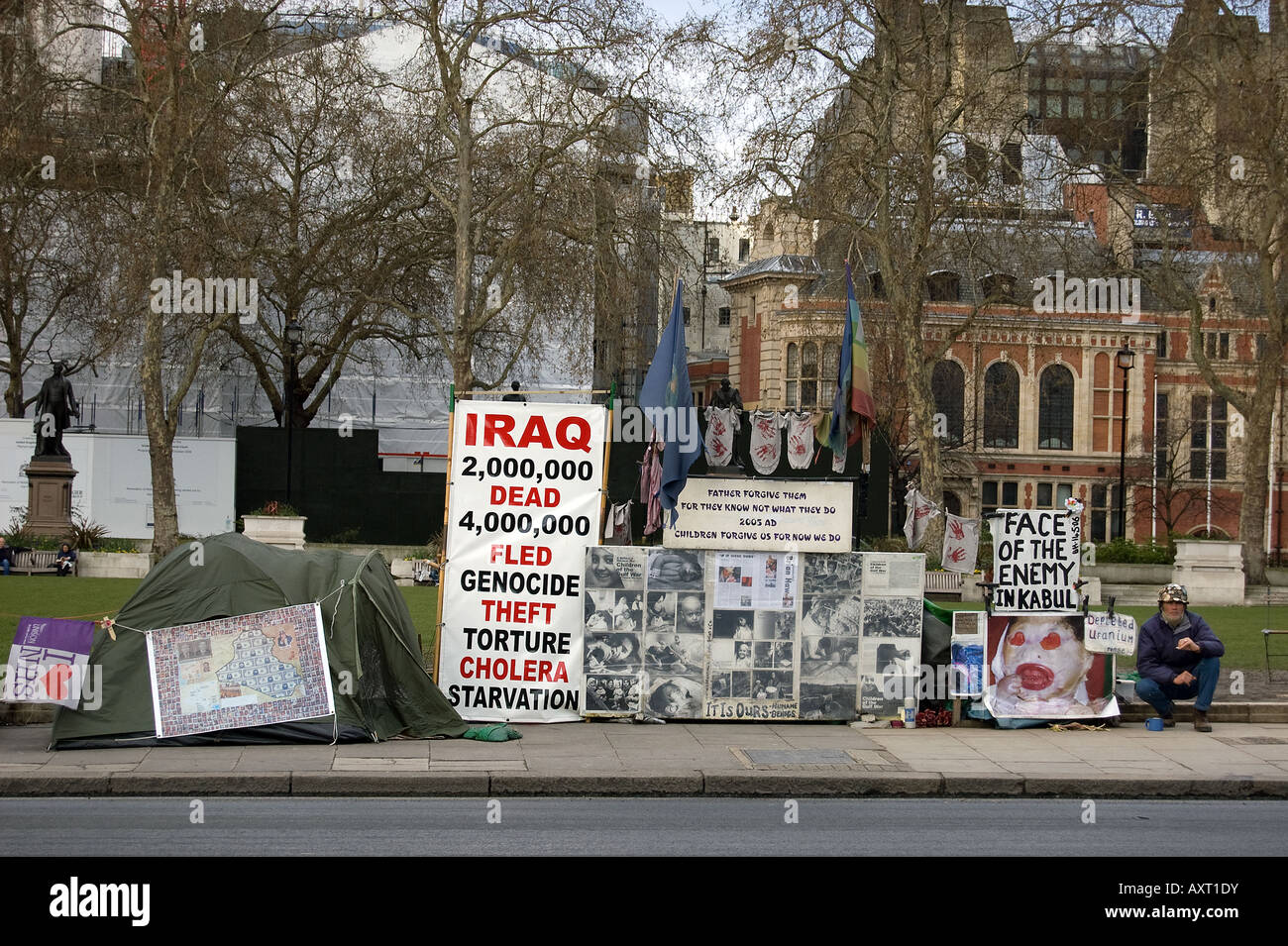 Protesting placards banners hi-res stock photography and images - Alamy