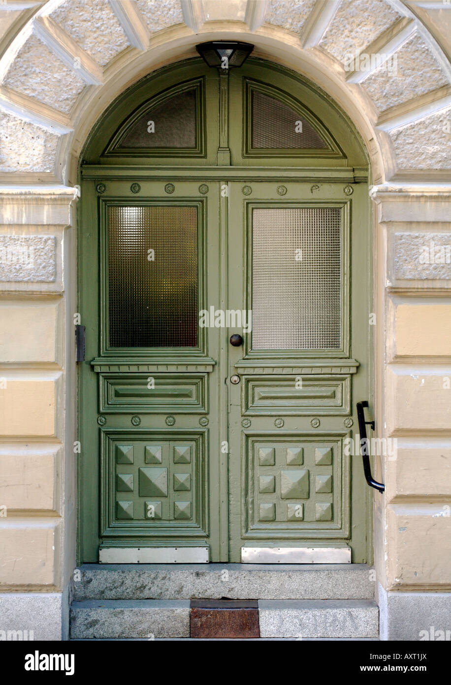 Double door warehouse hi-res stock photography and images - Alamy
