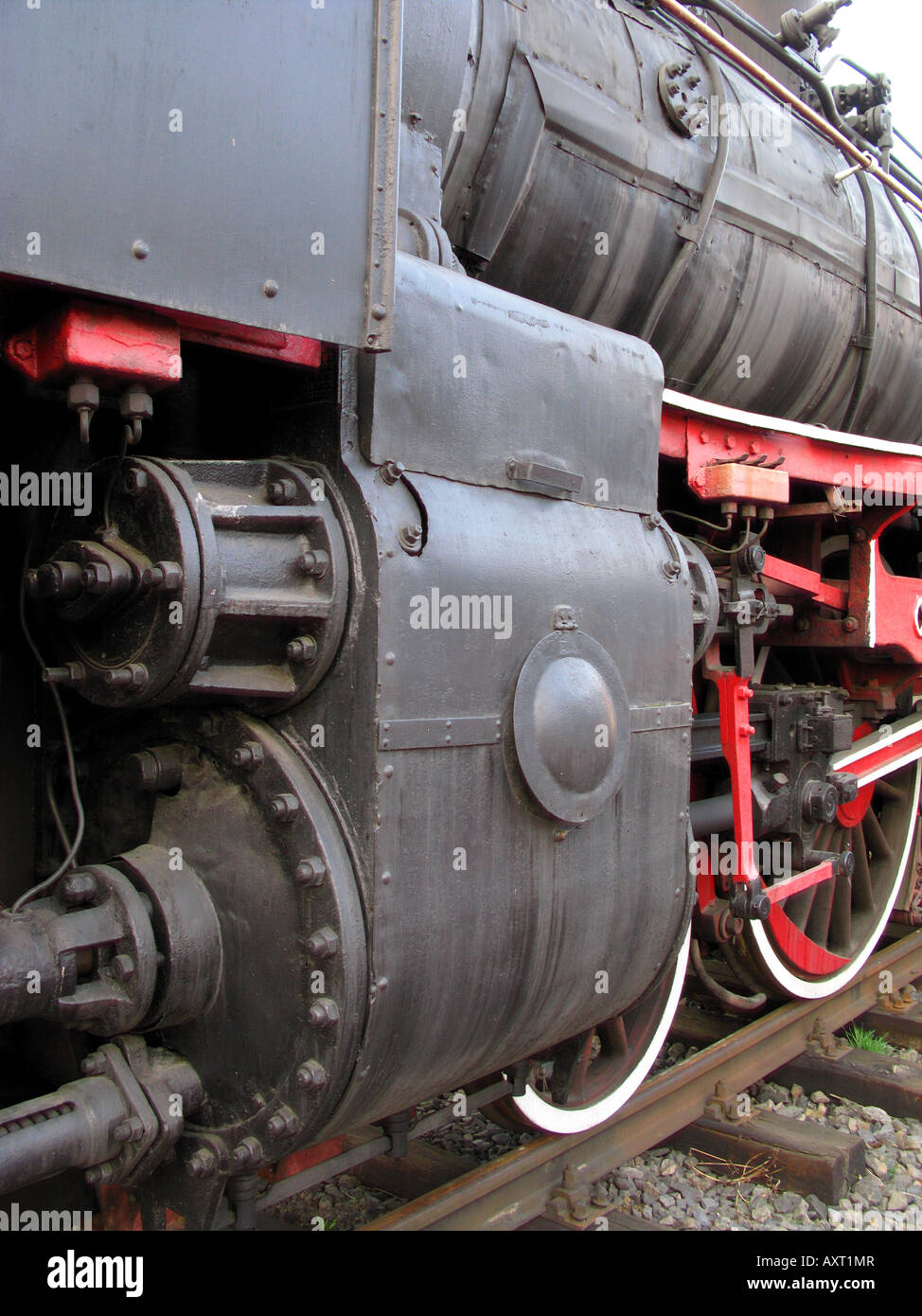 Steam engine steel wheels and propulsion mechanism Stock Photo - Alamy