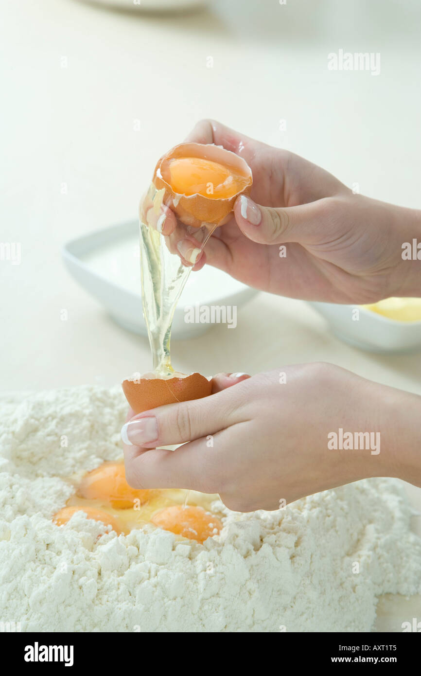 Egg yolk separation hi-res stock photography and images - Alamy