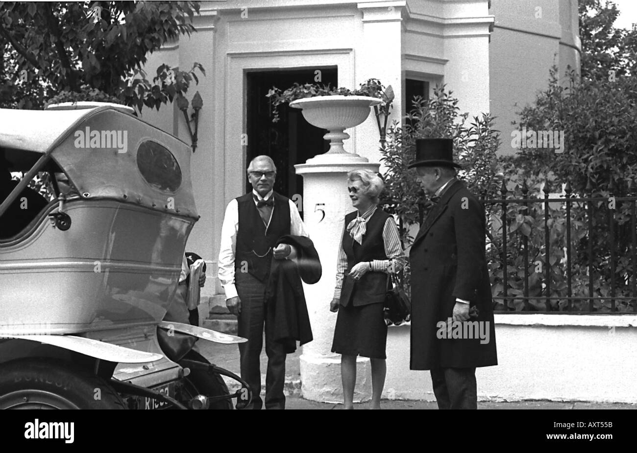 Love among the ruins cukor hi-res stock photography and images - Alamy