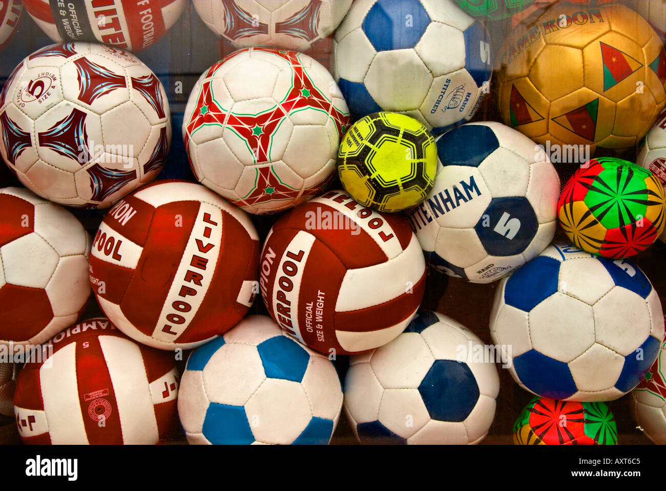 Footballs hi-res stock photography and images - Alamy