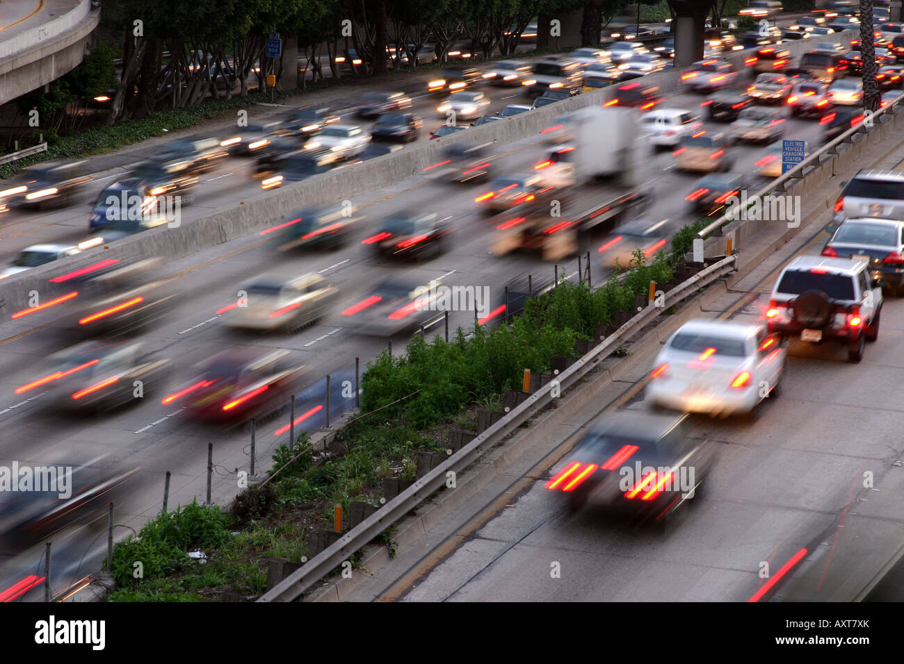 Heavy rush hour traffic on the 110 freeway in downtown Los Angeles ...