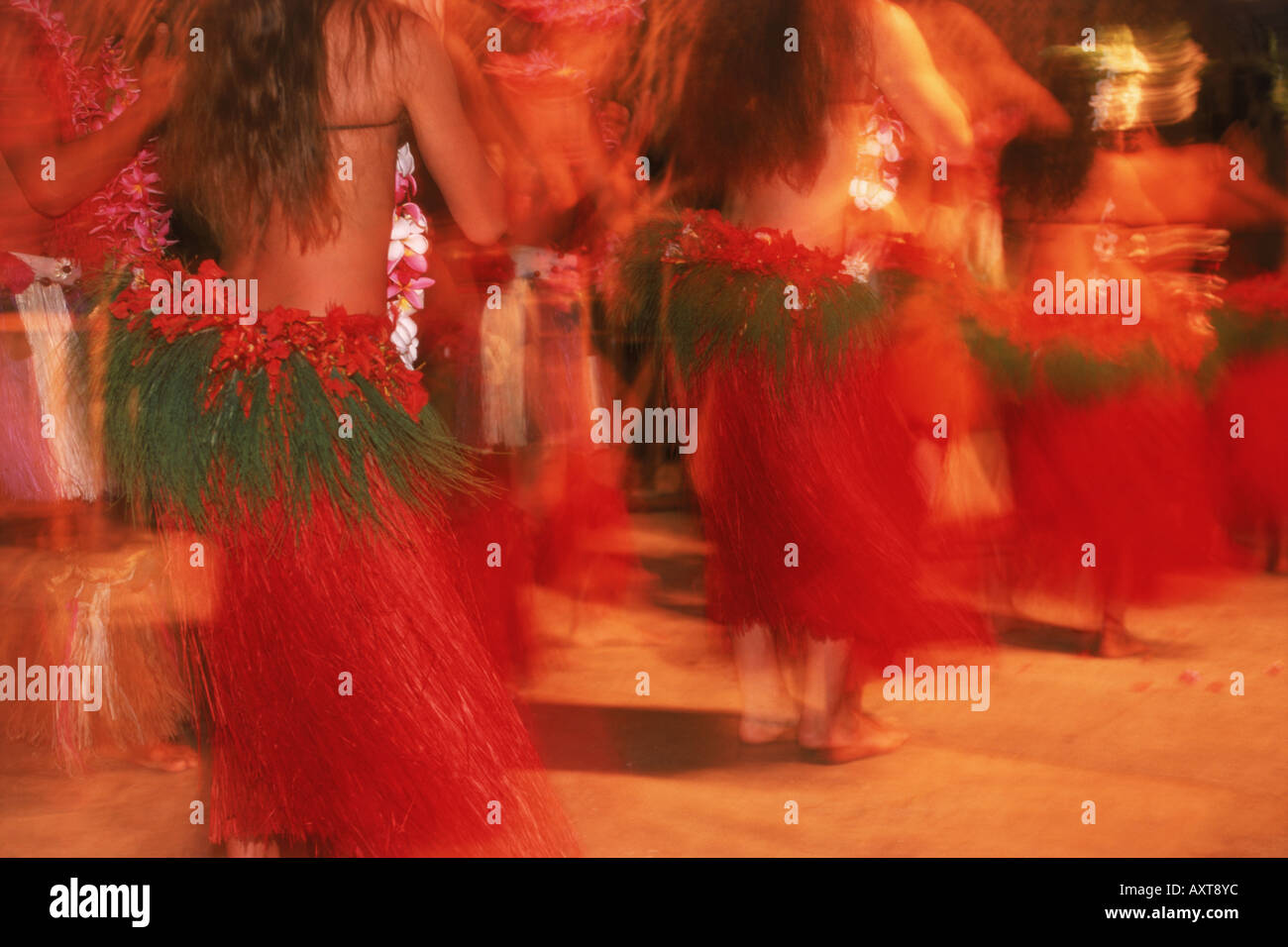 Cook Islanders performing traditional Polynesian dances Stock Photo - Alamy