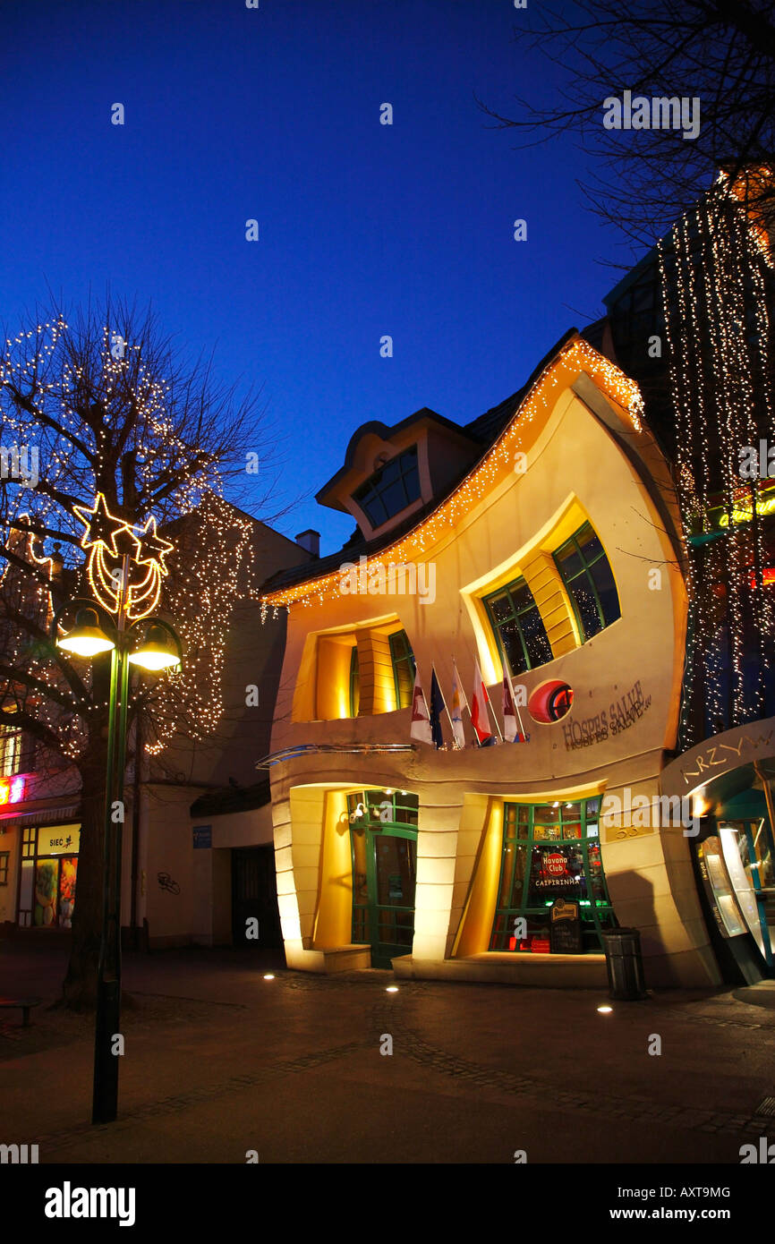 Krzywy domek hi-res stock photography and images - Alamy