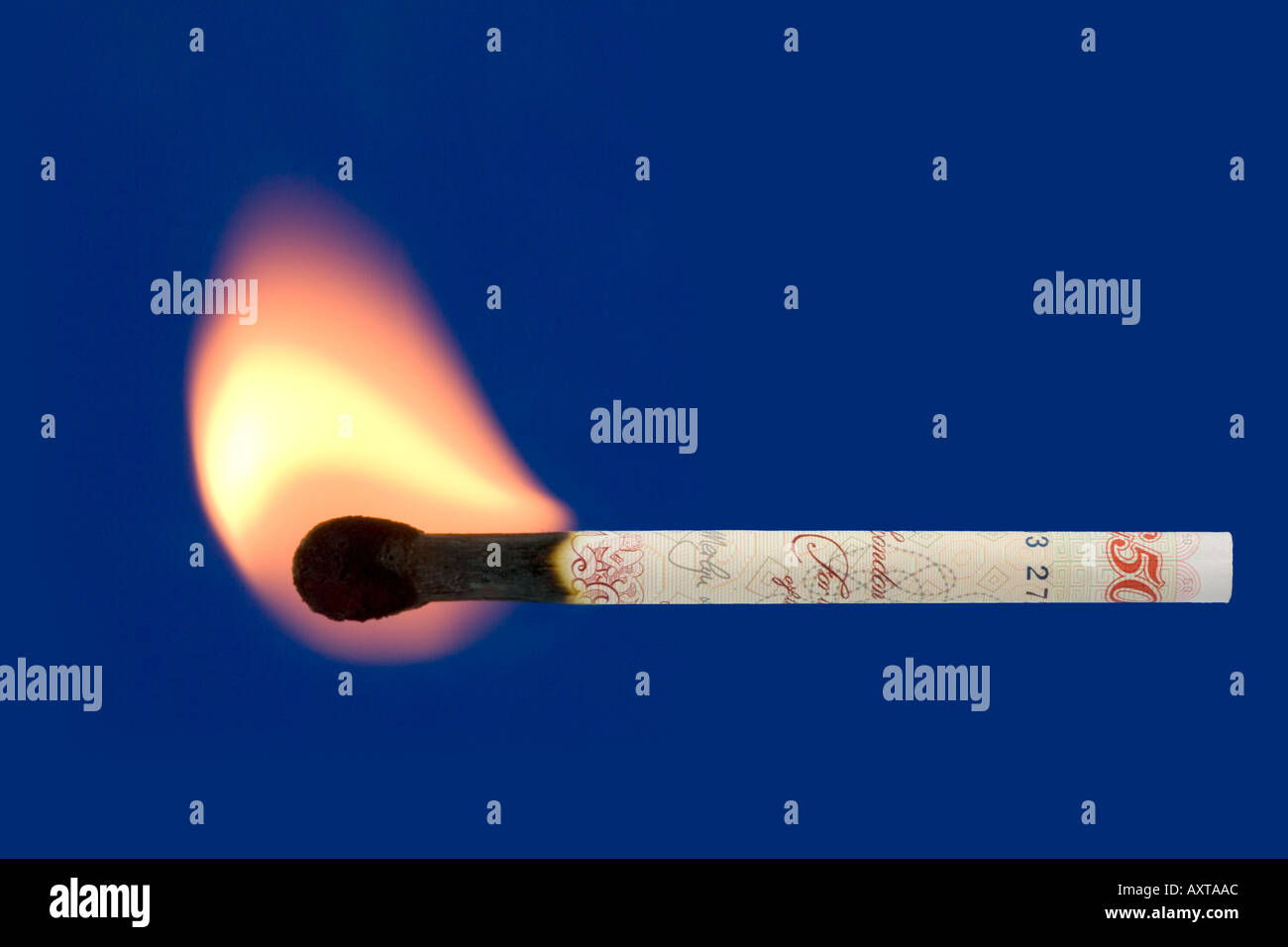 Bank note on fire hi-res stock photography and images - Alamy