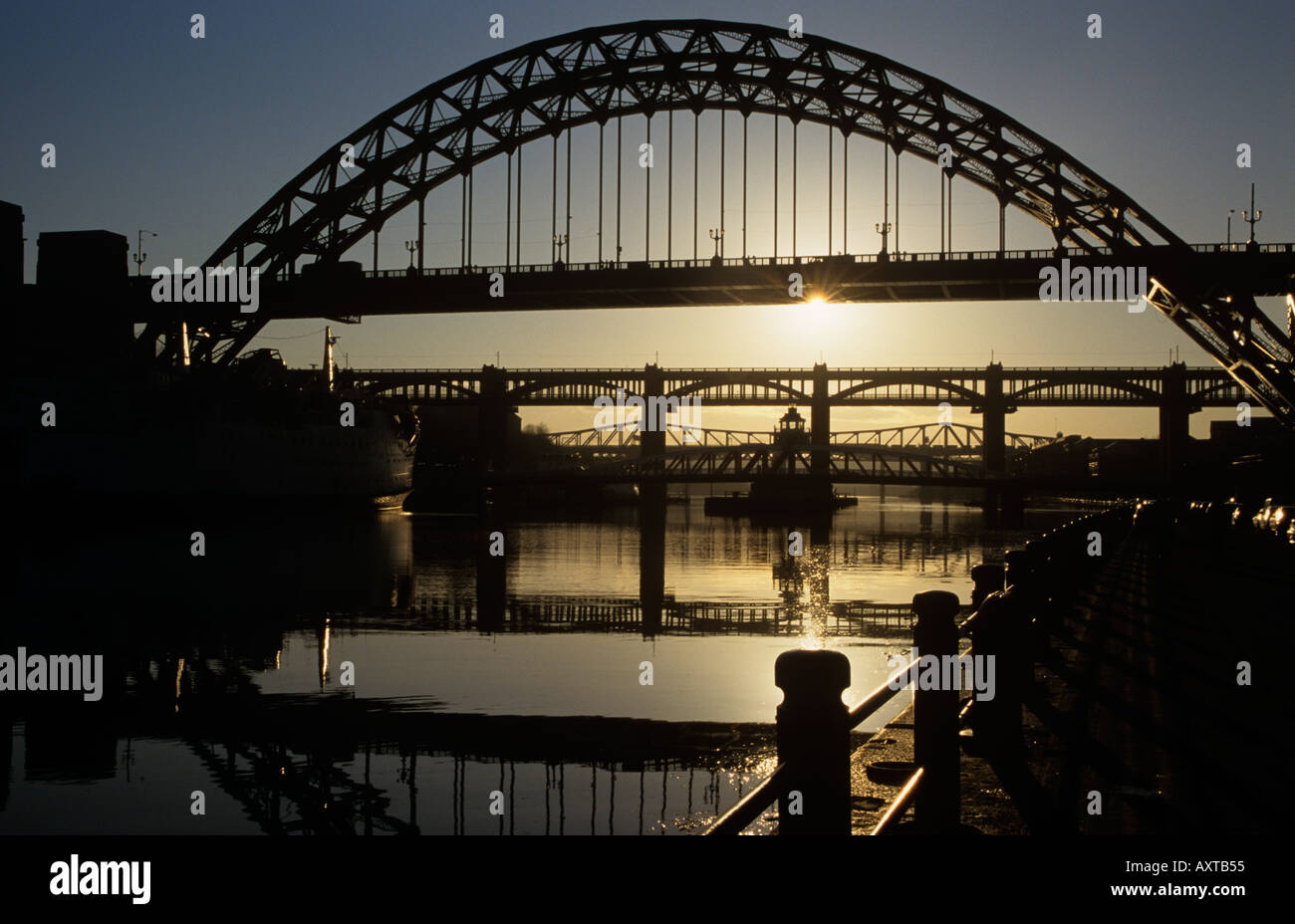 Silhouetted upon hi-res stock photography and images - Alamy