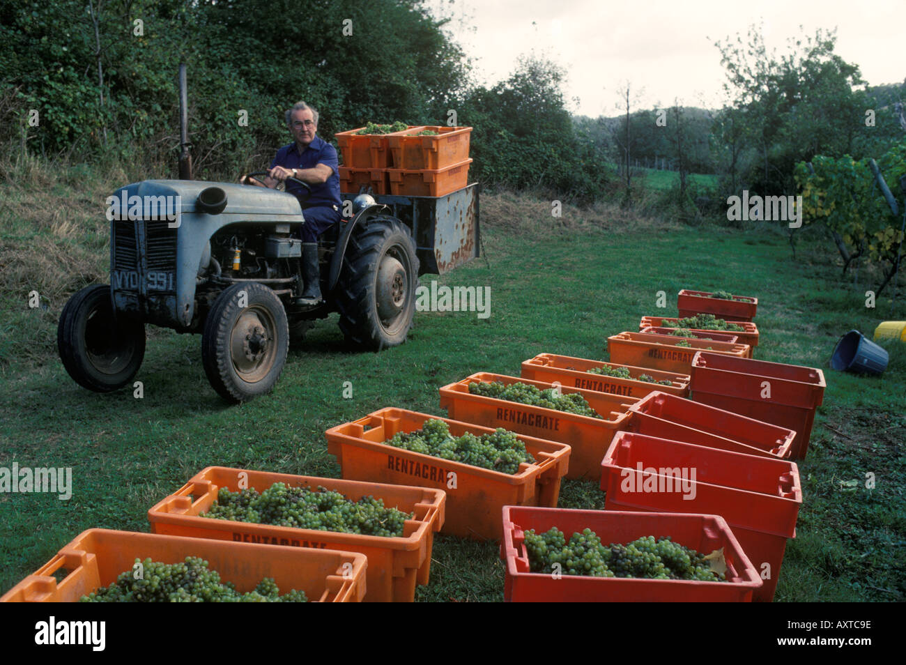Tractor 80s uk hi-res stock photography and images - Alamy