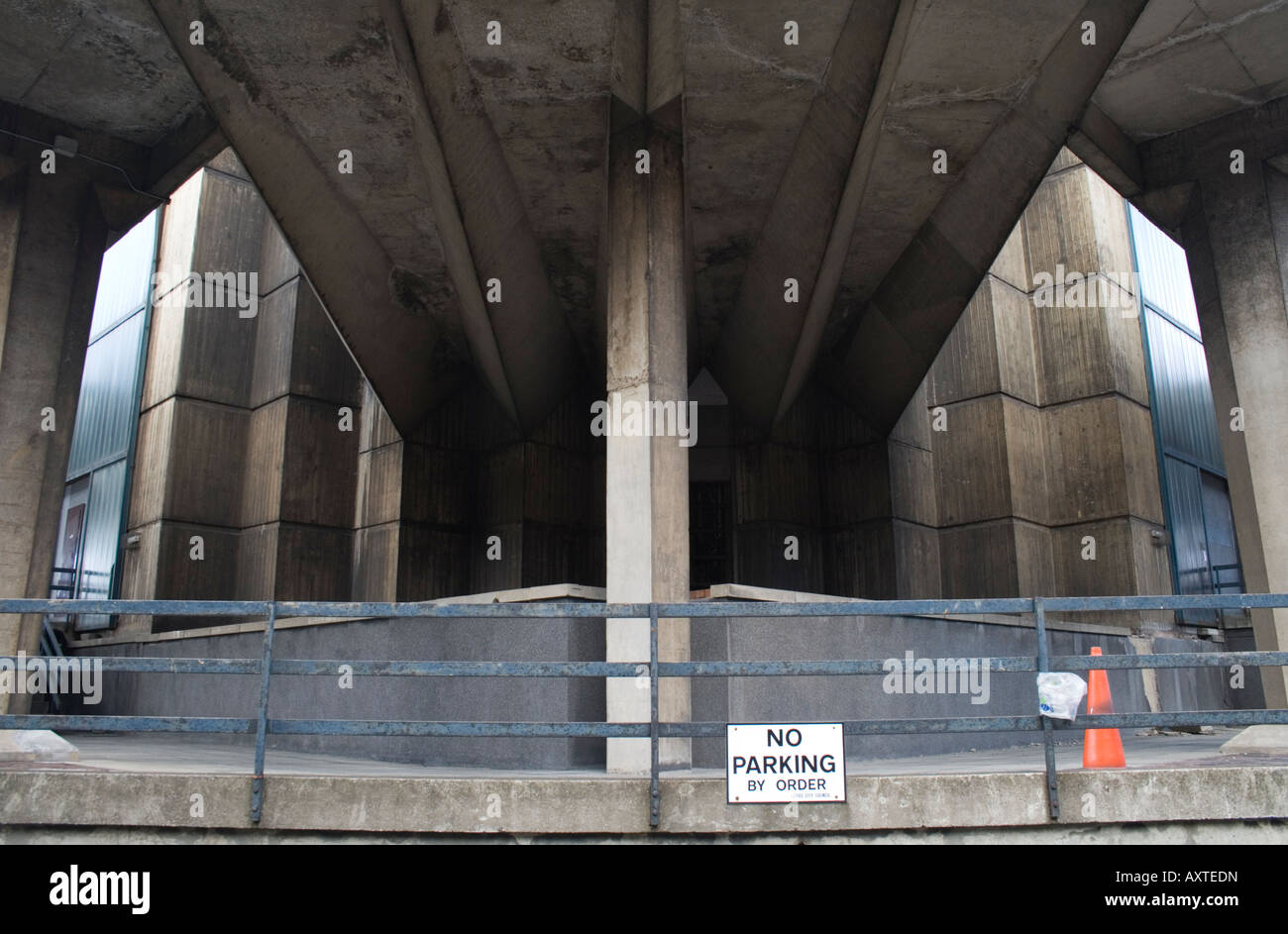 Exterior of the Leeds International Pool showing angular concrete ...