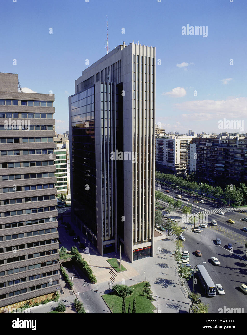 Office building architecture hi-res stock photography and images - Alamy
