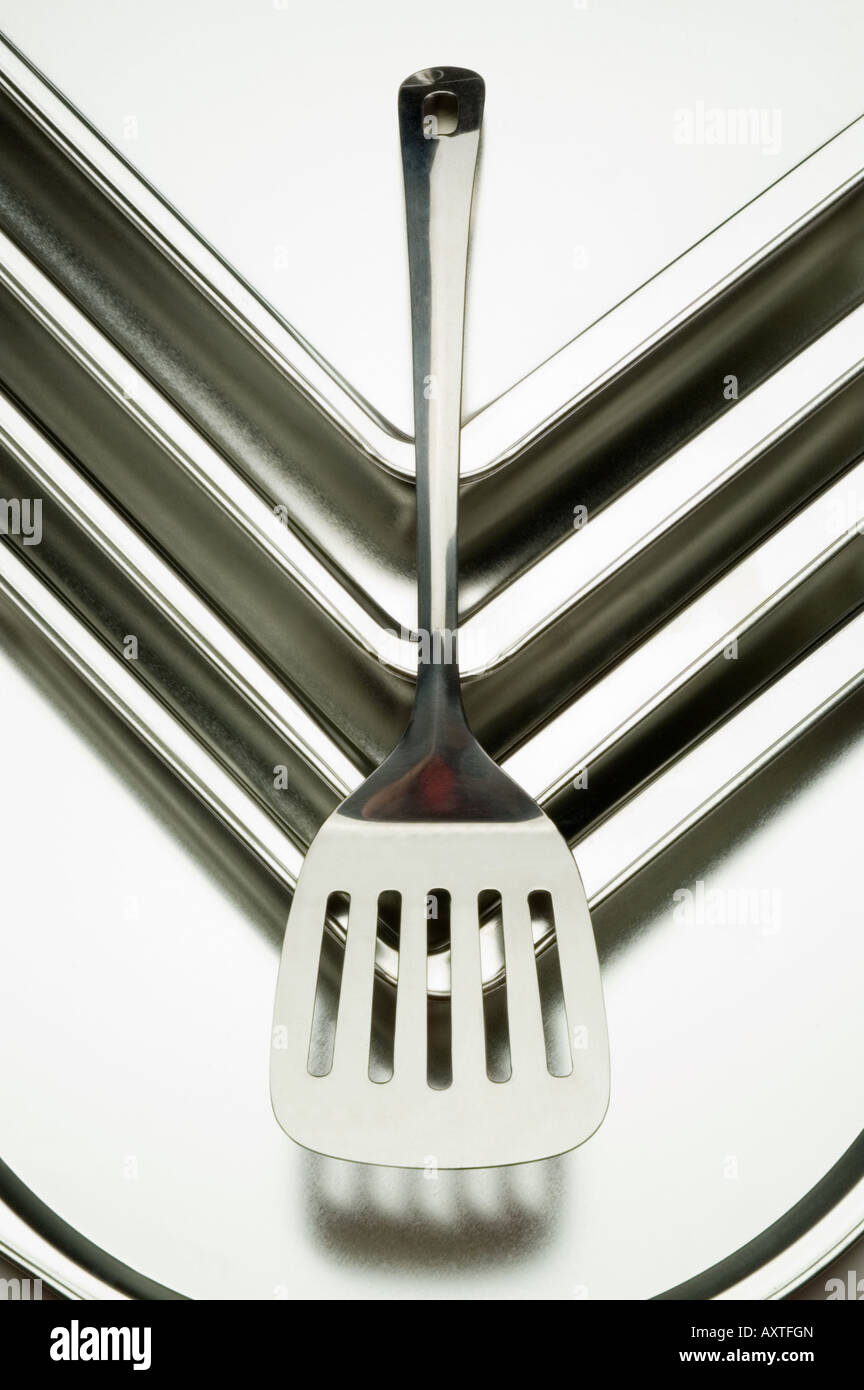 Metal trays hi-res stock photography and images - Alamy