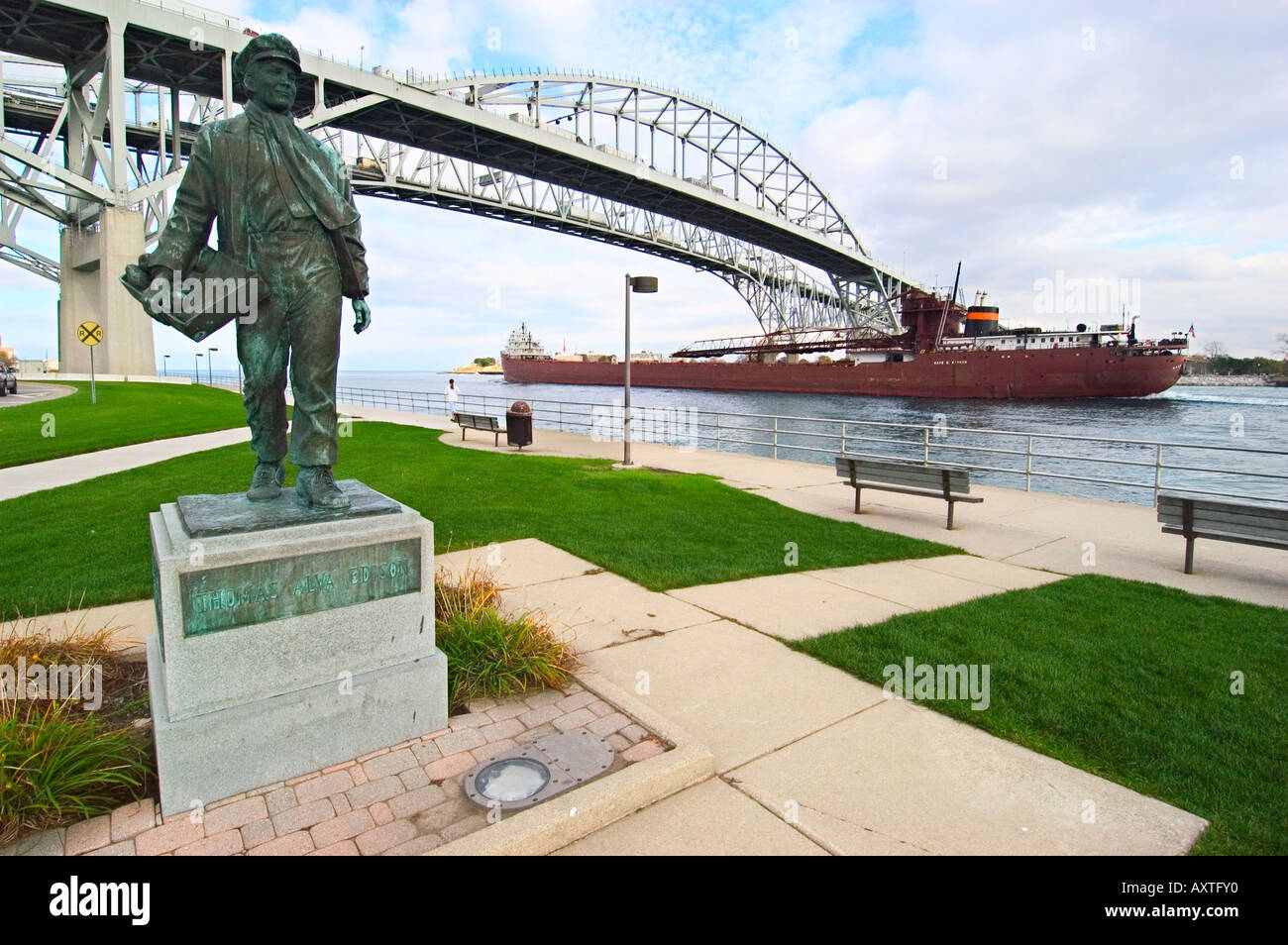 Statue of Thomas Edison Stock Photo - Alamy