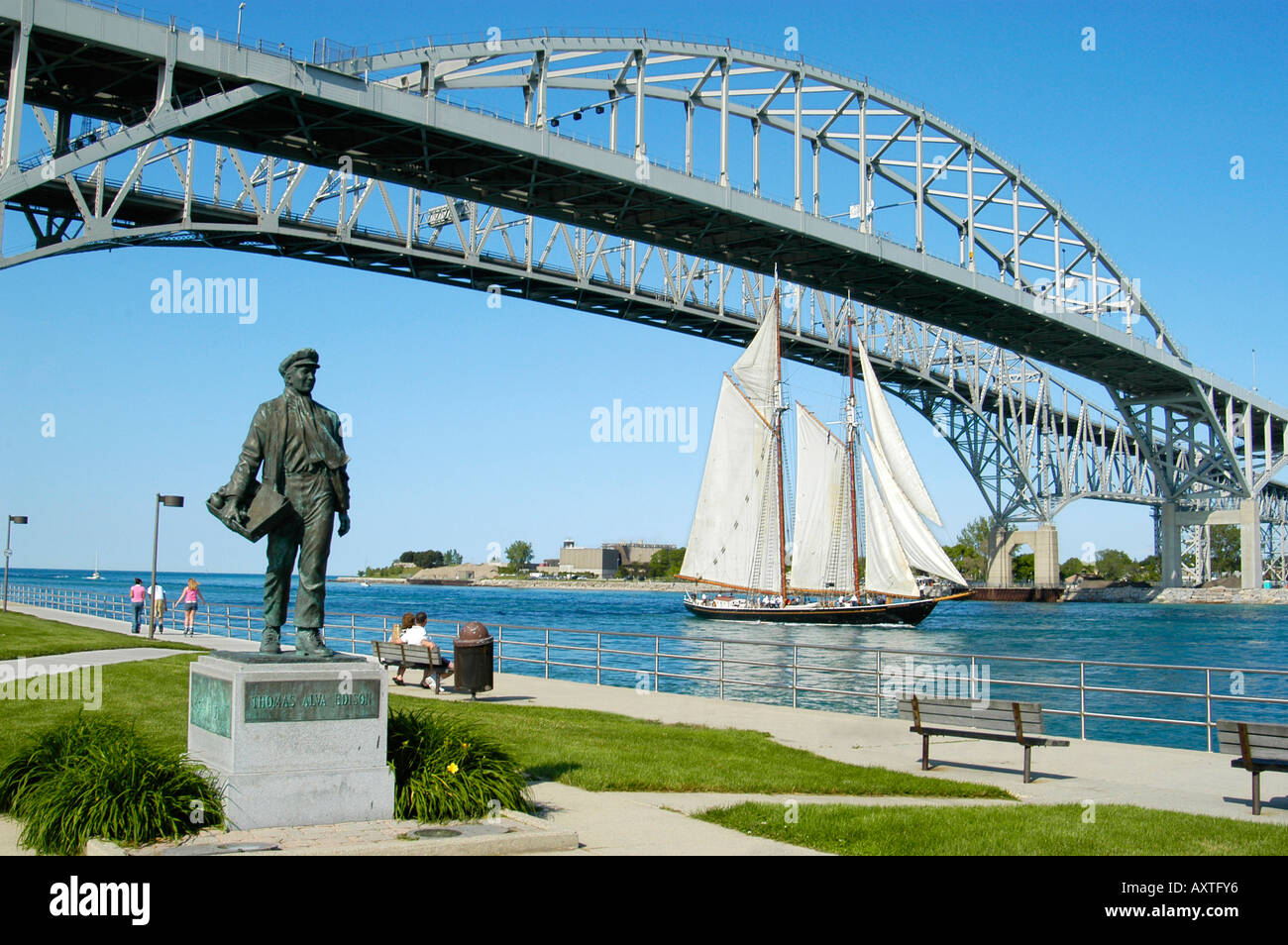 Statue of Thomas Edison Stock Photo - Alamy