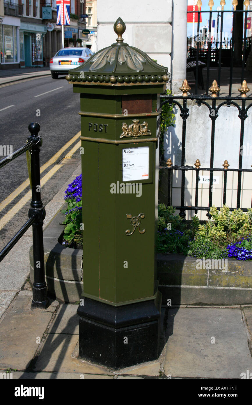 green post box windsor castle town centre tourists Royal Borough of ...