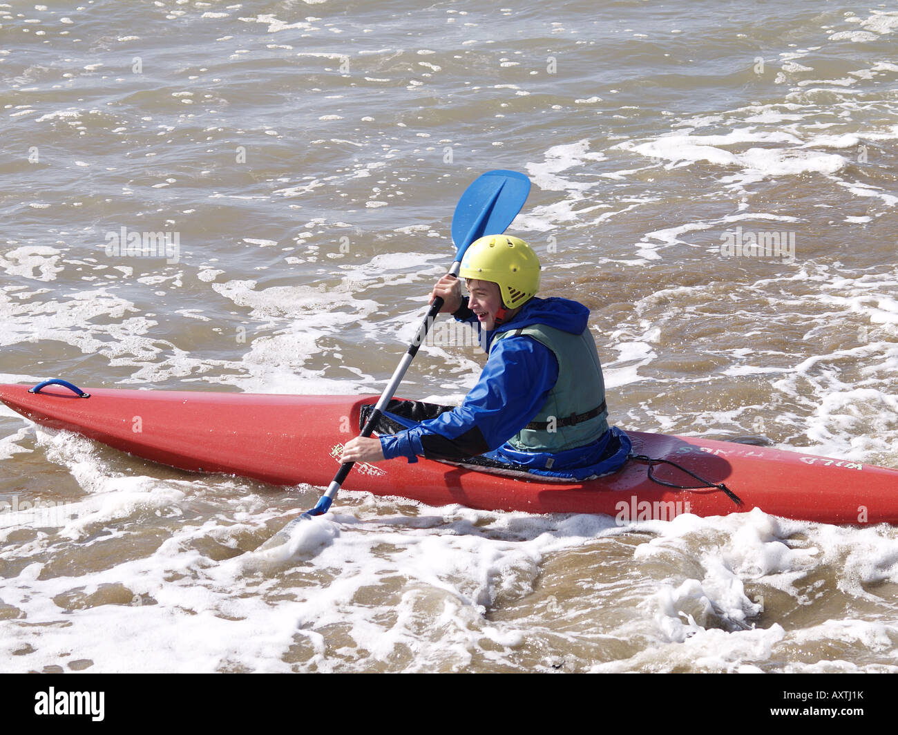 1 canoeist in waves in sea hi-res stock photography and images - Alamy