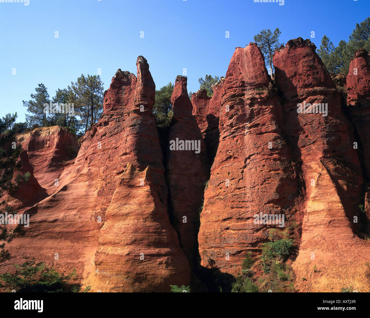 geography / travel, France, Provence, lanscapes, ochre rocks, Chaussee ...