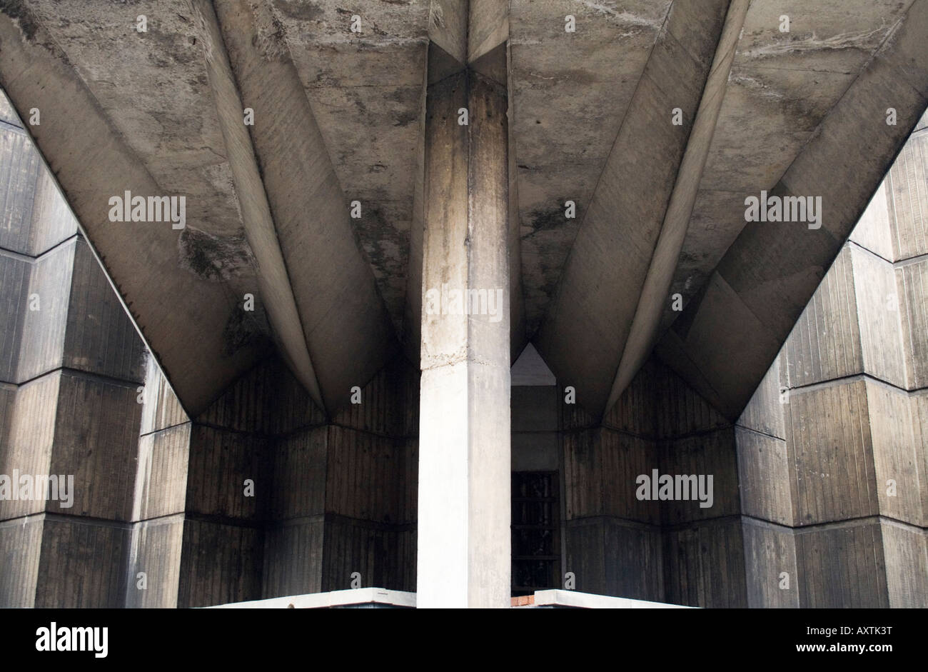 Exterior of the Leeds International Pool showing angular concrete ...
